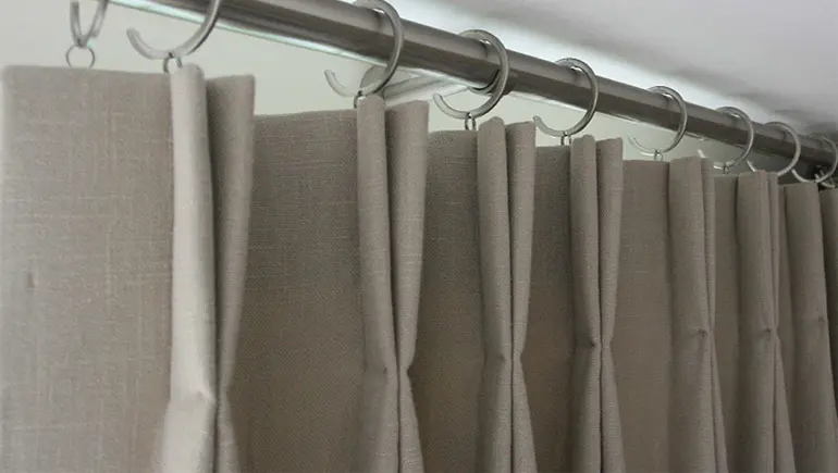 PLEATED WITH LOOP CURTAIN