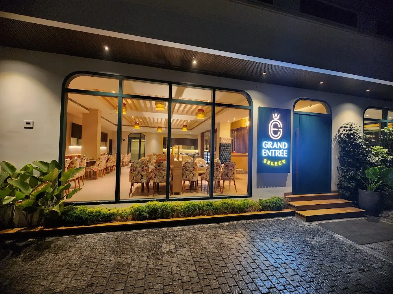 Grand Entree - Restaurants, Multi Cuisine Restaurants, Non Veg ...